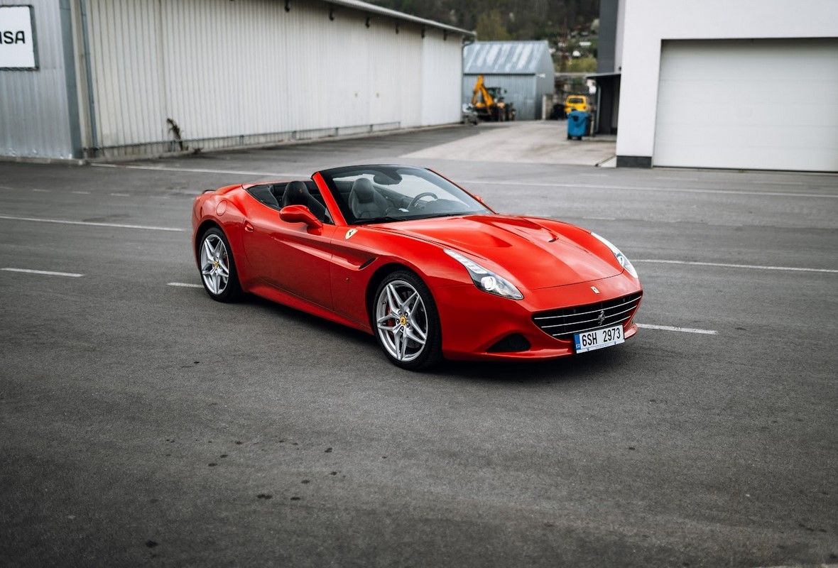 Zážitková jízda ve Ferrari Ostrava jako dárek | Impresio.eu